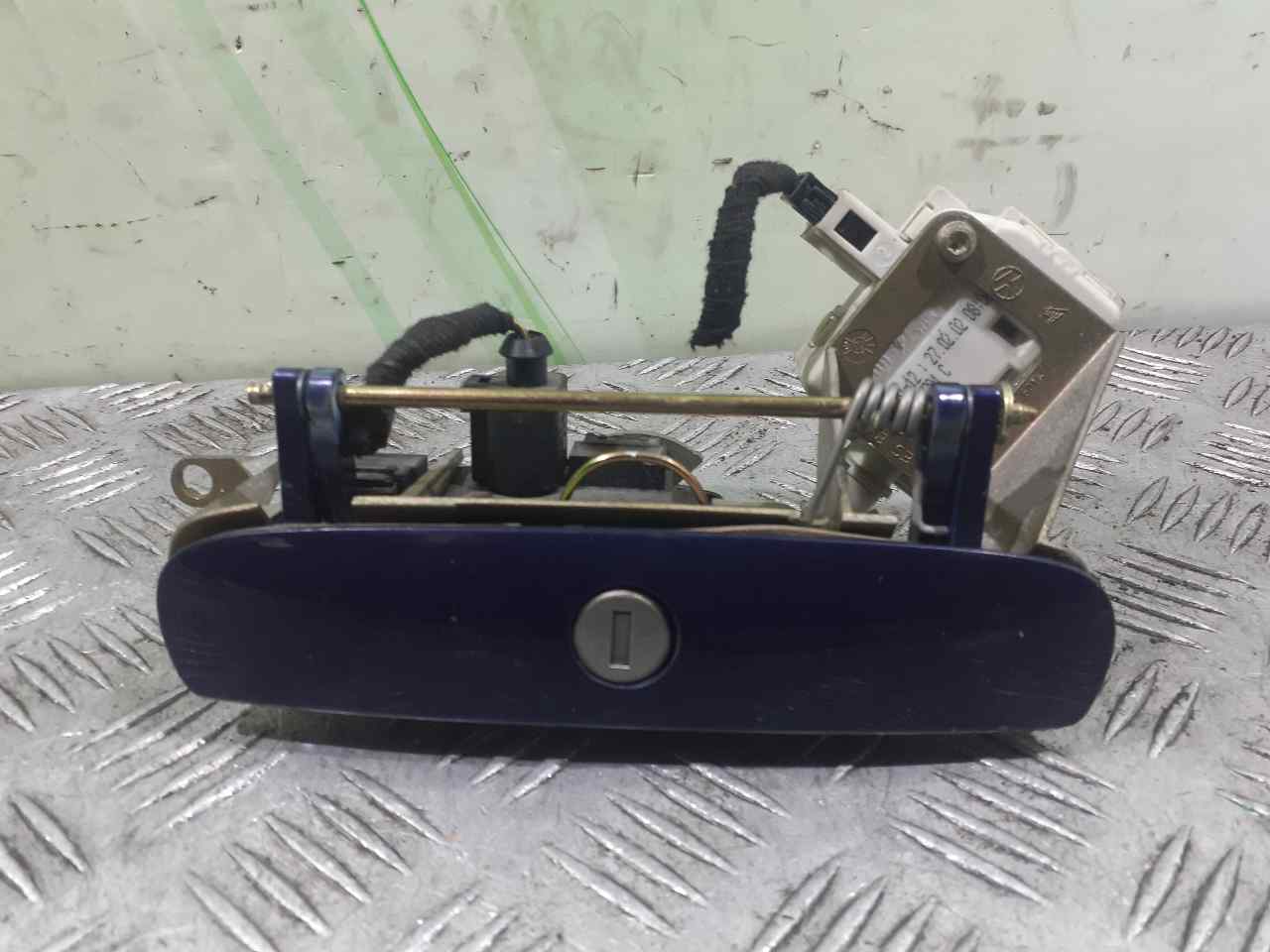 Poignée de hayon VW POLO IV (9N_, 9A_) 11225208 | B-Parts