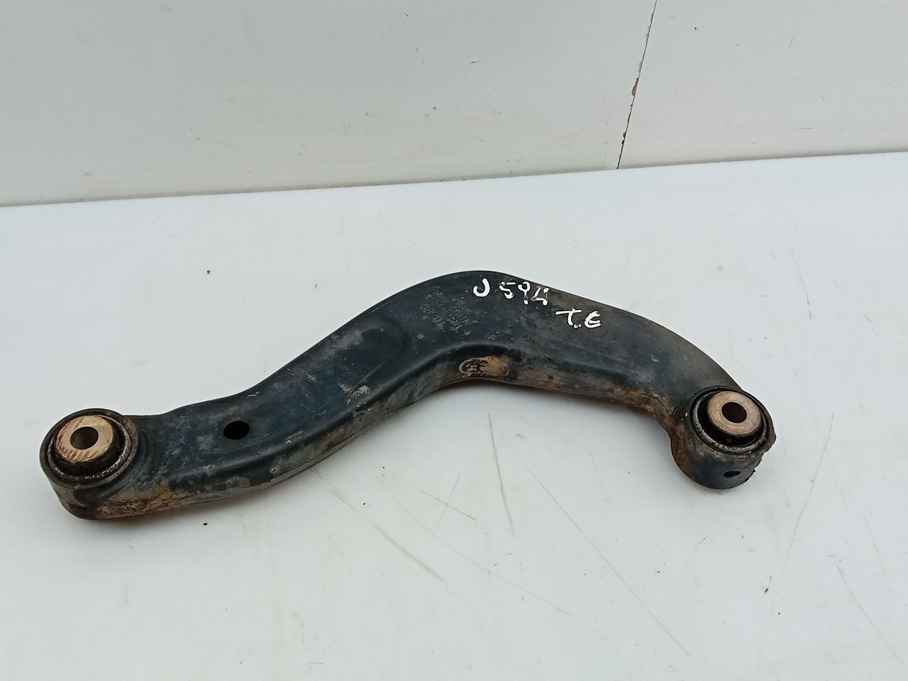 Left rear suspension arm AUDI A4 B6 Avant (8E5) 2.5 TDI 16654732 | B-Parts