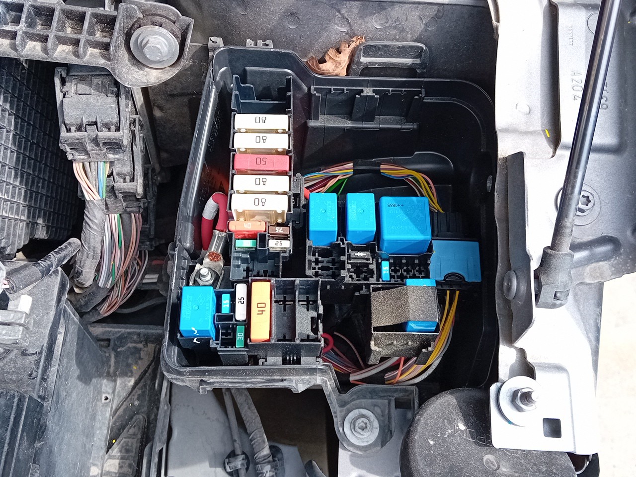 Fuse box RENAULT CAPTUR I (J5_, H5_) 0.9 TCe 90 18412092 | B-Parts