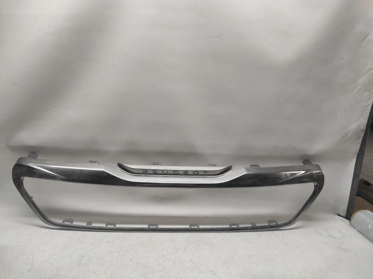 Grille PEUGEOT 308 SW II (LC_, LJ_, LR_, LX_, L4_) 1.6 BlueHDi 120 ...