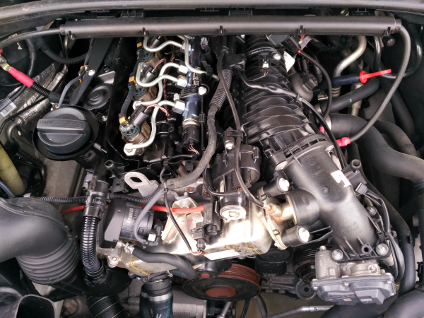 Engine cover BMW 3 Coupe (E92) 320 d 4994993 | B-Parts