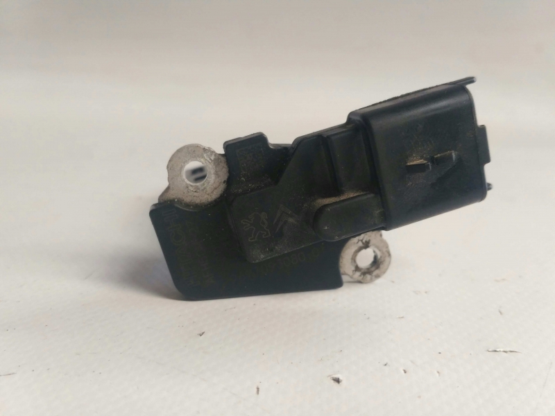 Mass air flow sensor PEUGEOT 3008 MPV (0U_) 1.6 BlueHDi 120 9677093080 ...