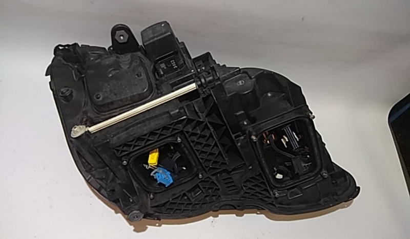 Left headlight MERCEDES-BENZ E-CLASS (W212) 2129063103 | B-Parts