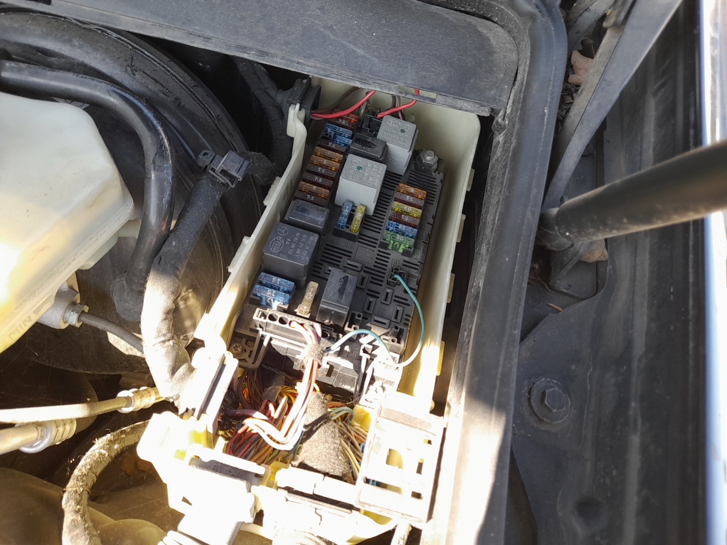 Fuse box MERCEDES-BENZ CLS (C219) CLS 320 CDI (219.322) 10318896 | B-Parts