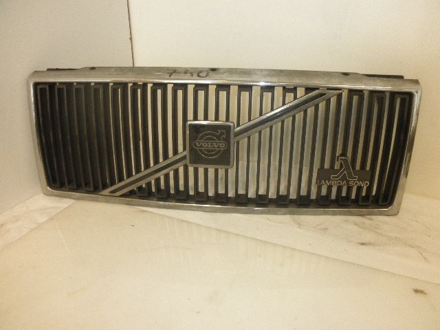 Grelha VOLVO V40 Estate (645) 1.8 12247407 | B-Parts