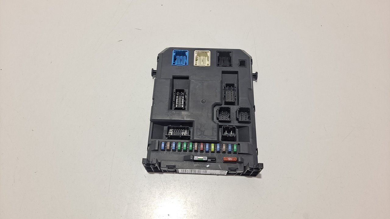 Fuse box PEUGEOT 207 (WA_, WC_) 1.4 16V 10282817 | B-Parts