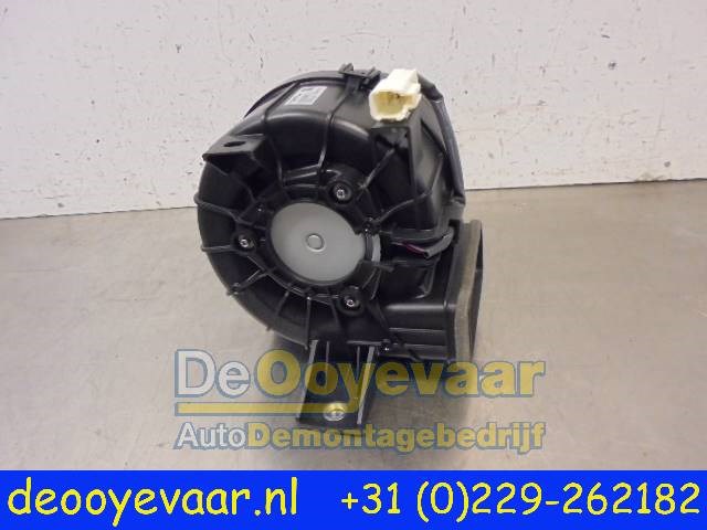 Heater blower motor TOYOTA YARIS (_P13_) 1.5 Hybrid (NHP130_, NHP130 ...