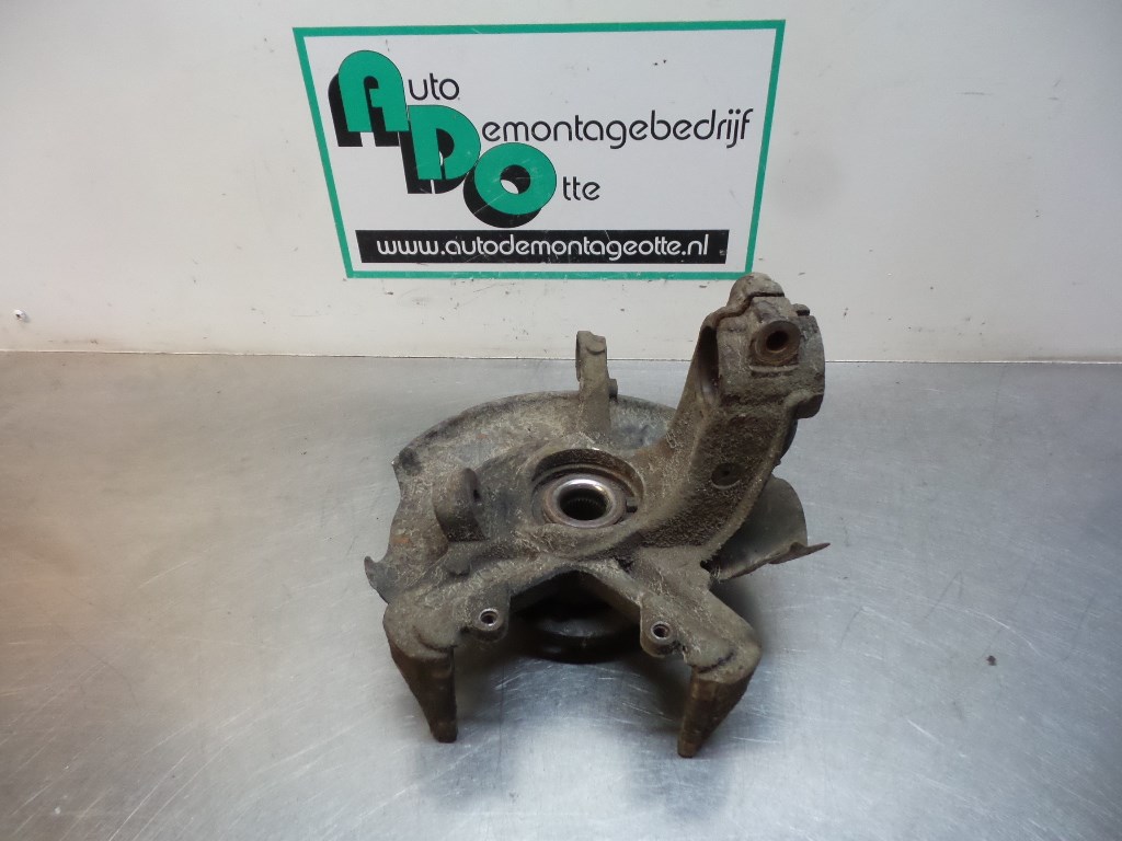 Left front steering knuckle SEAT IBIZA IV (6J5, 6P1) 1.2 TDI 19608796 | B-Parts