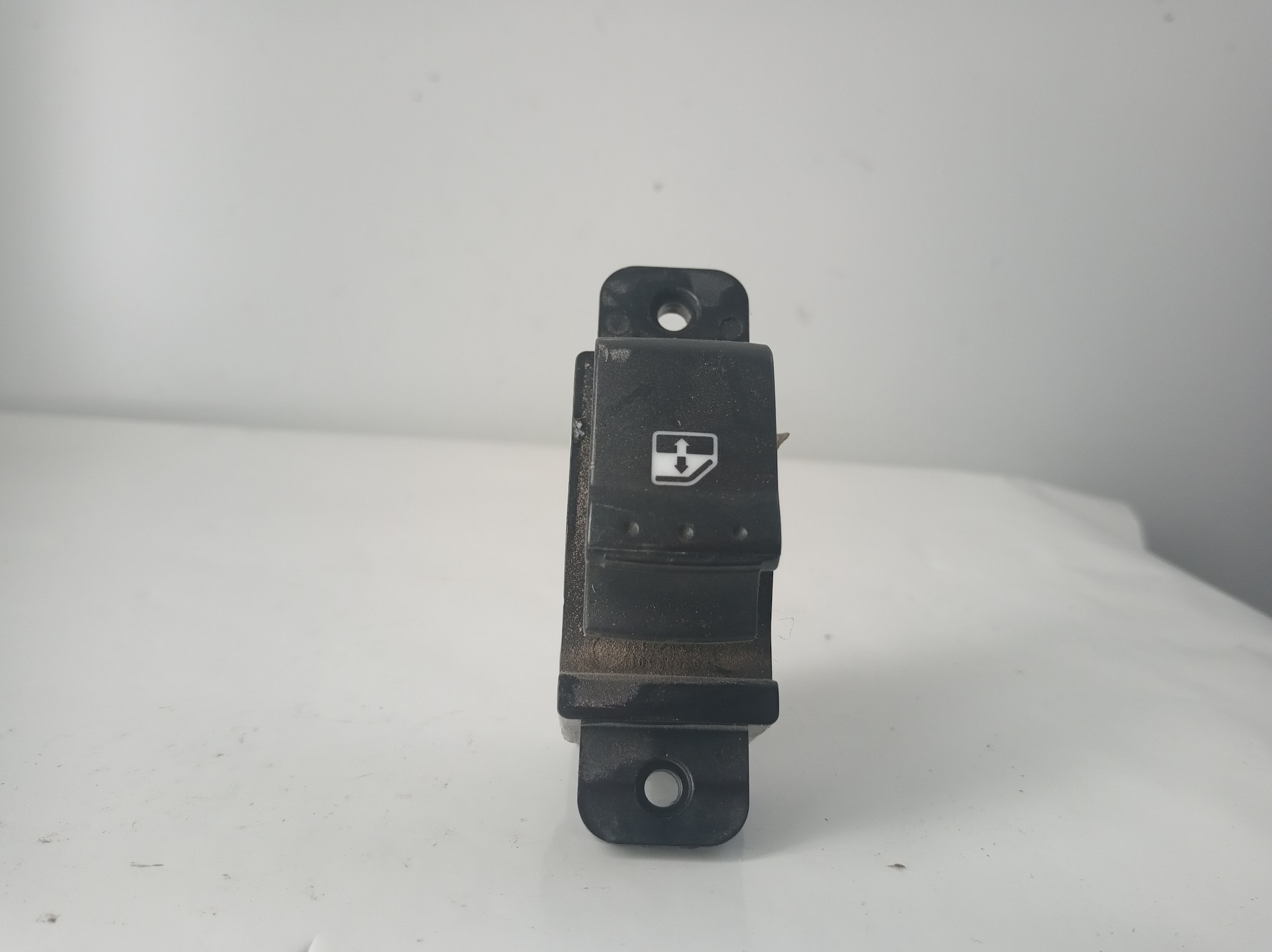 Right front window switch SSANGYONG KYRON 19562531 | B-Parts