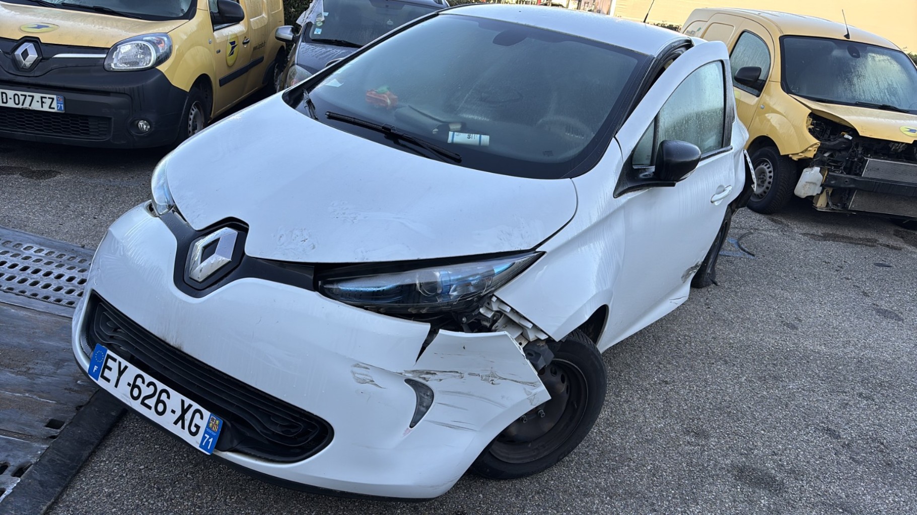 Rear bumper reinforcement RENAULT ZOE (BFM_) ZOE 31169705 | B-Parts