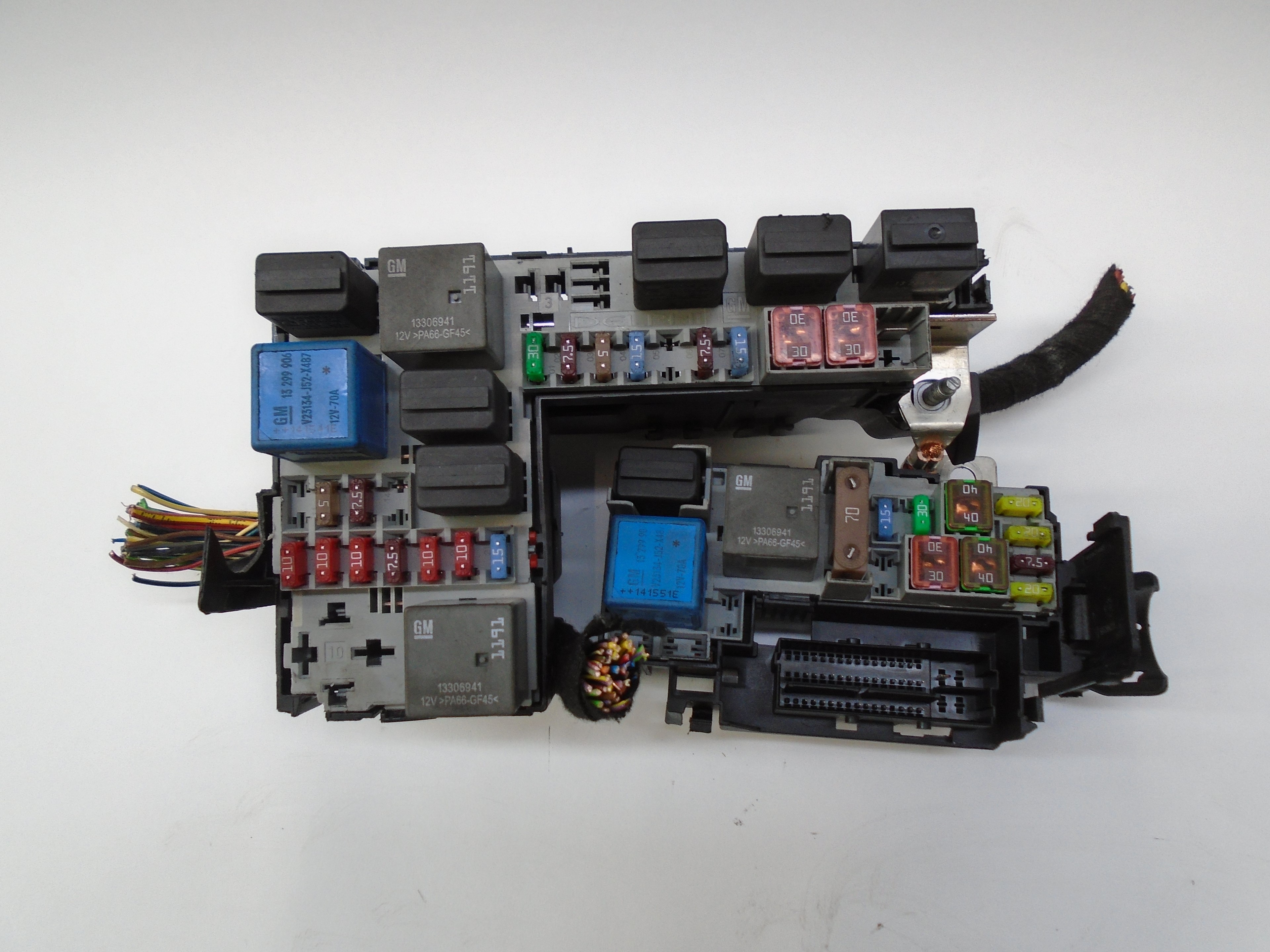 Fuse box OPEL CORSA D (S07) 1.4 (L08, L68) 11233379 | B-Parts