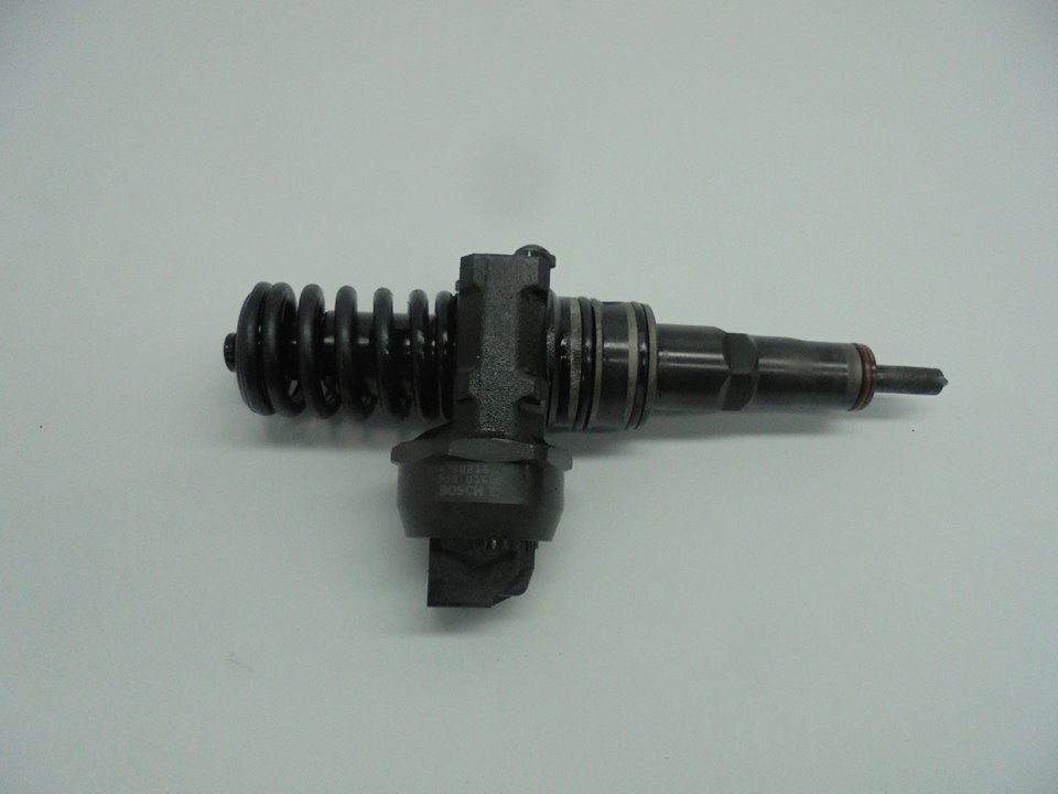 Injector SEAT LEON (1P1) 2.0 TDI 16V 9507978 | B-Parts