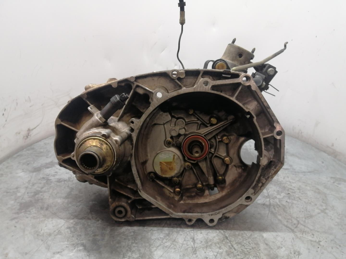 Caja de cambios VW TRANSPORTER T4 Platform/Chassis (70E, 70L, 70M, 7DE, 7DL, 7D 12518696 | B-Parts