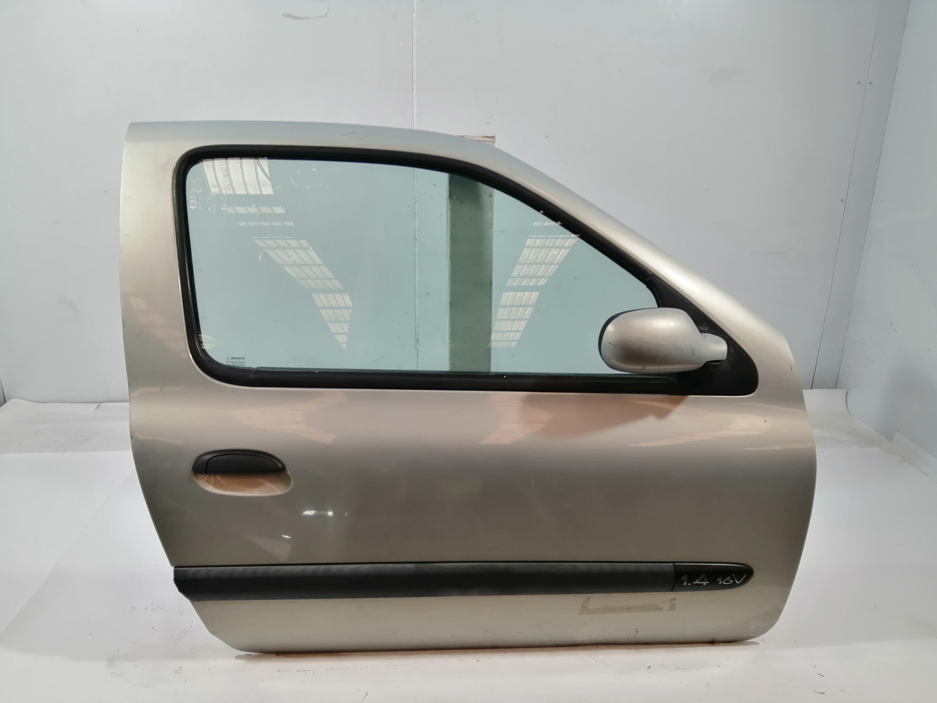 Porte avant droite RENAULT CLIO III (BR0/1, CR0/1) 1.4 16V 16118967 | B ...