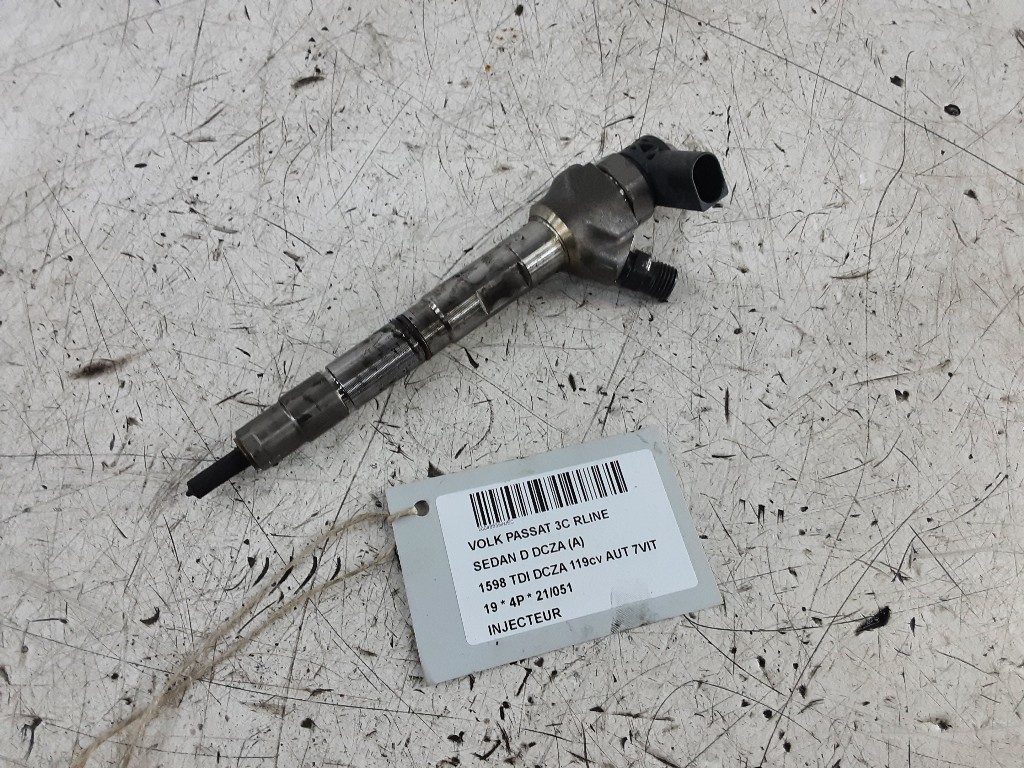 Injector VW PASSAT B8 (3G2, CB2) 1.6 TDI 25884624 | B-Parts