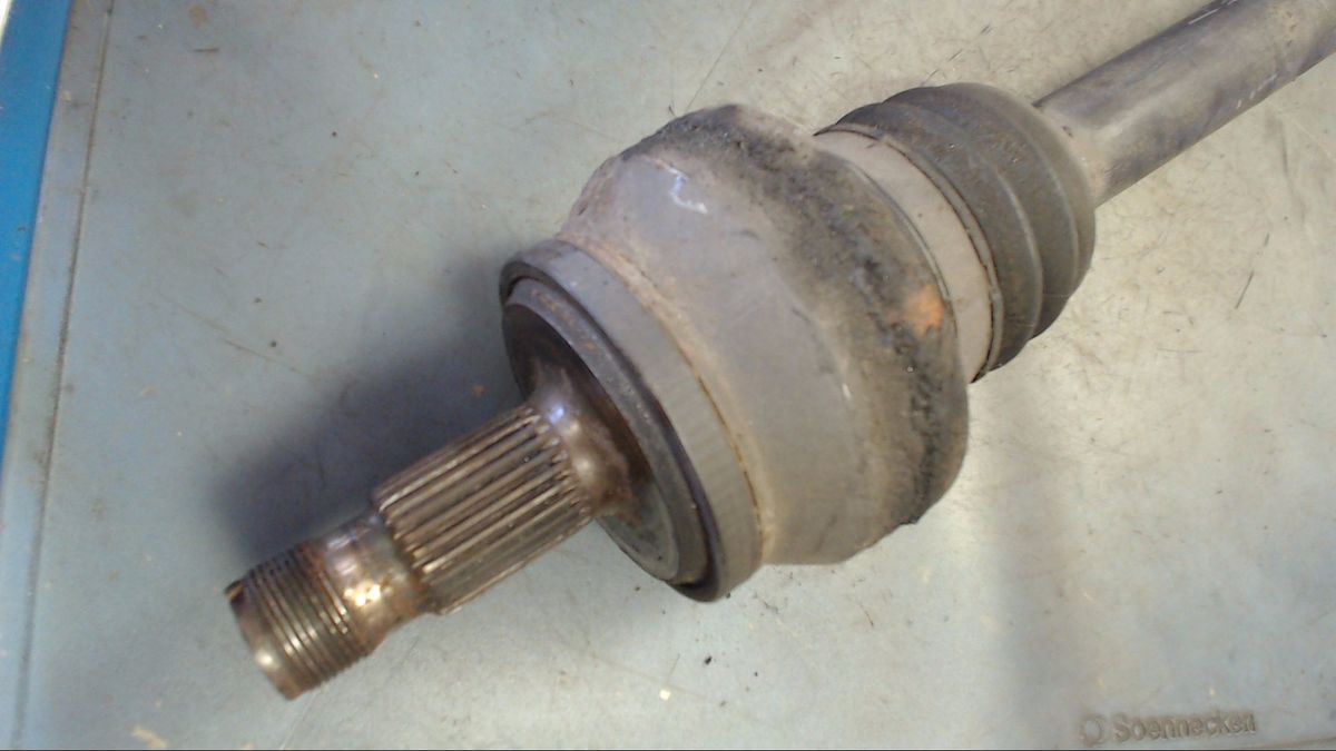 Driveshaft MERCEDES-BENZ C-CLASS (W204) C 320 CDI (204.022) | B-Parts