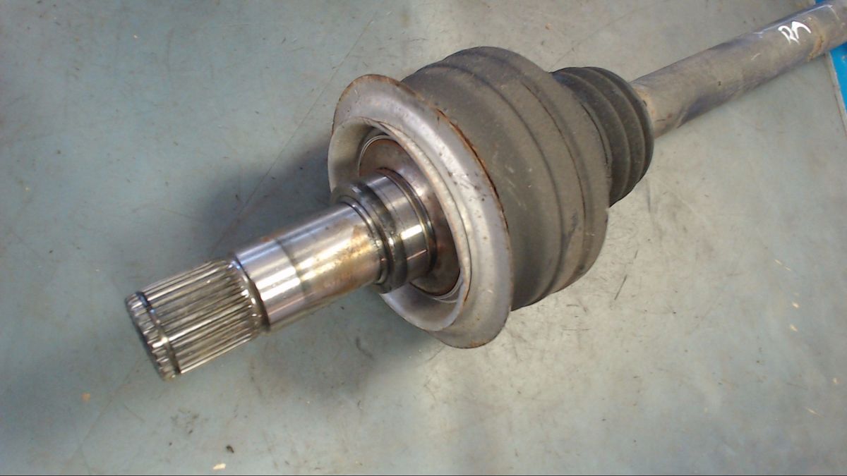 Driveshaft MERCEDES-BENZ C-CLASS (W204) C 320 CDI (204.022) | B-Parts