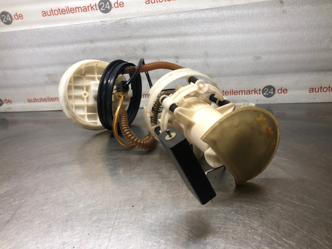 Bomba gasolina AUDI A4 (8D2, B5) 1.6 AUDI: 8D0201319 | B-Parts