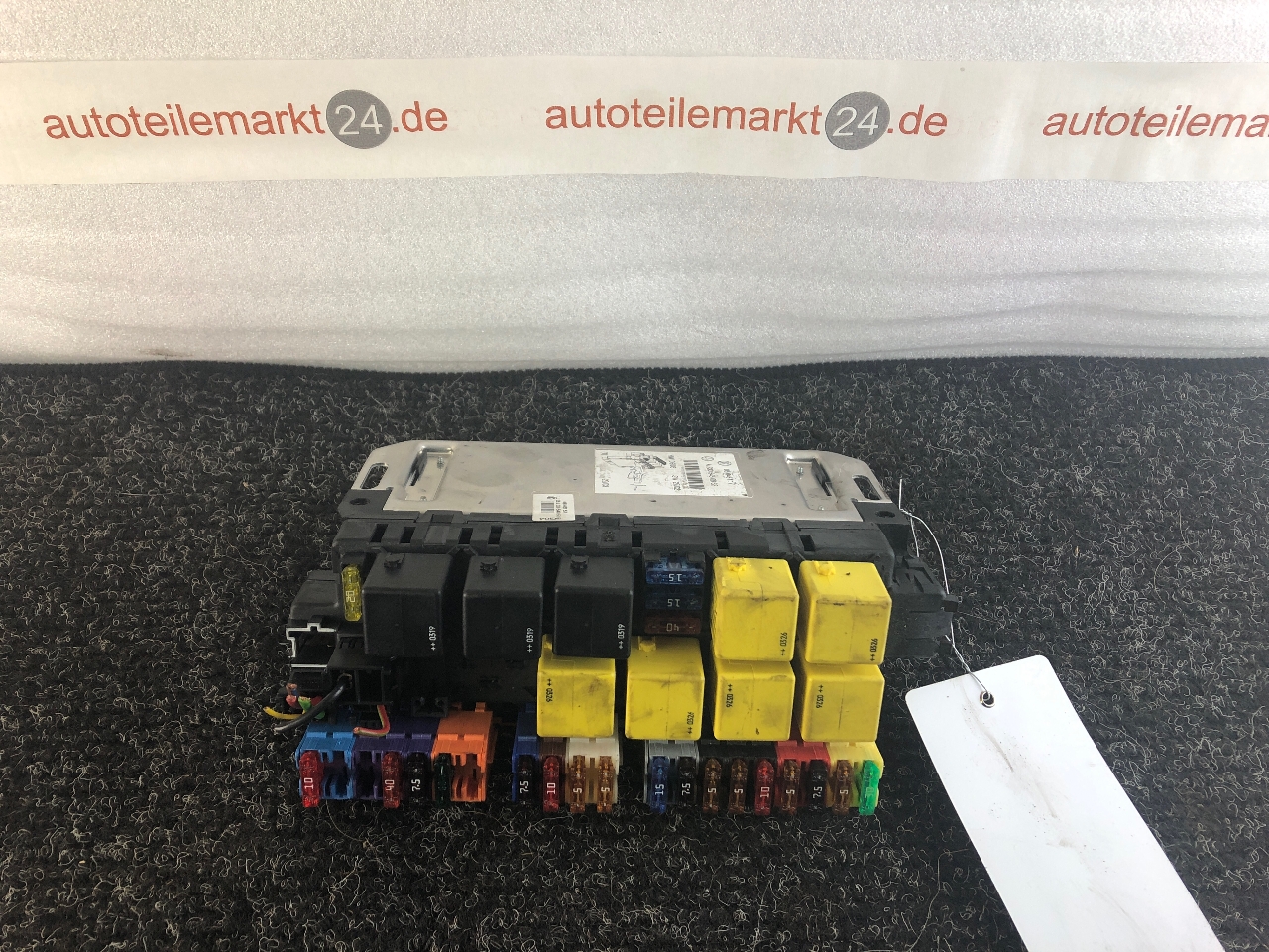 Fuse box MERCEDES-BENZ SL (R230) 350 (230.467) 6863415 | B-Parts