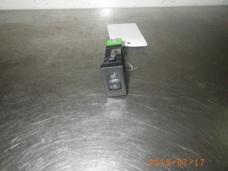 Switch VW PASSAT B5.5 Variant (3B6) 2.0 TDI 5491812 | B-Parts