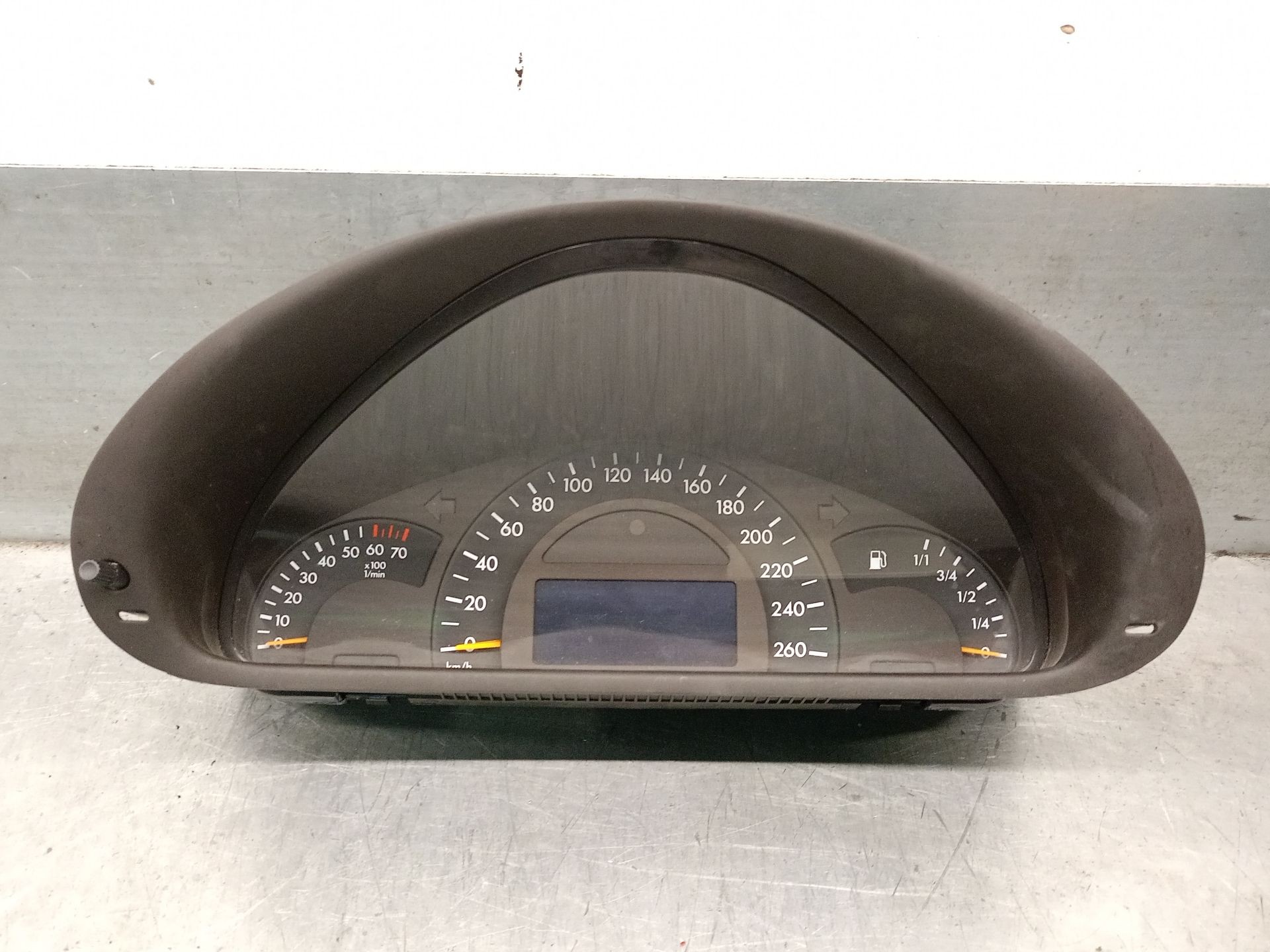 Instrument cluster MERCEDES-BENZ C-CLASS (W203) 30686641 | B-Parts
