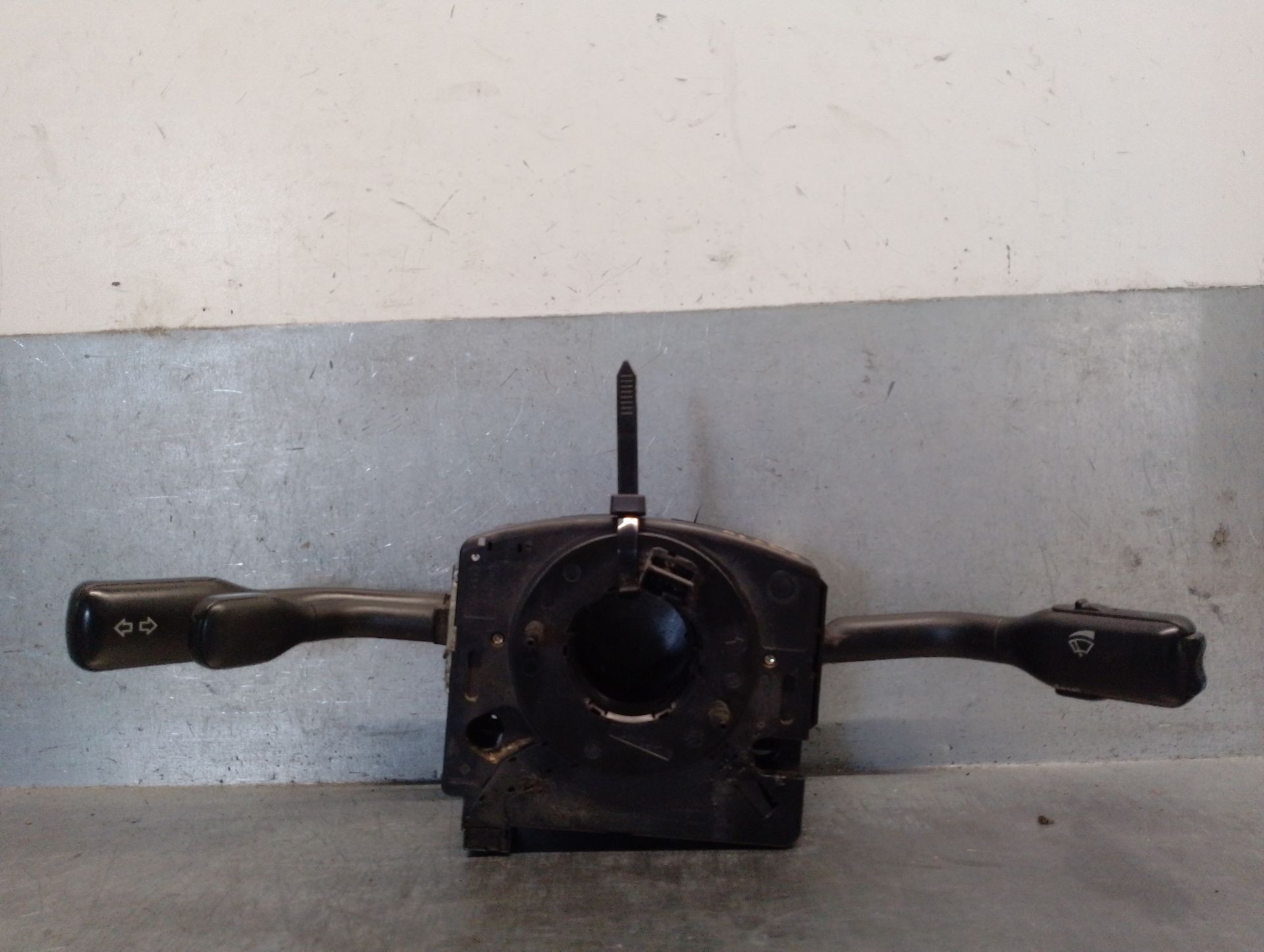 Commande de phare AUDI A4 B5 (8D2) 1.9 TDI 30967299 | B-Parts