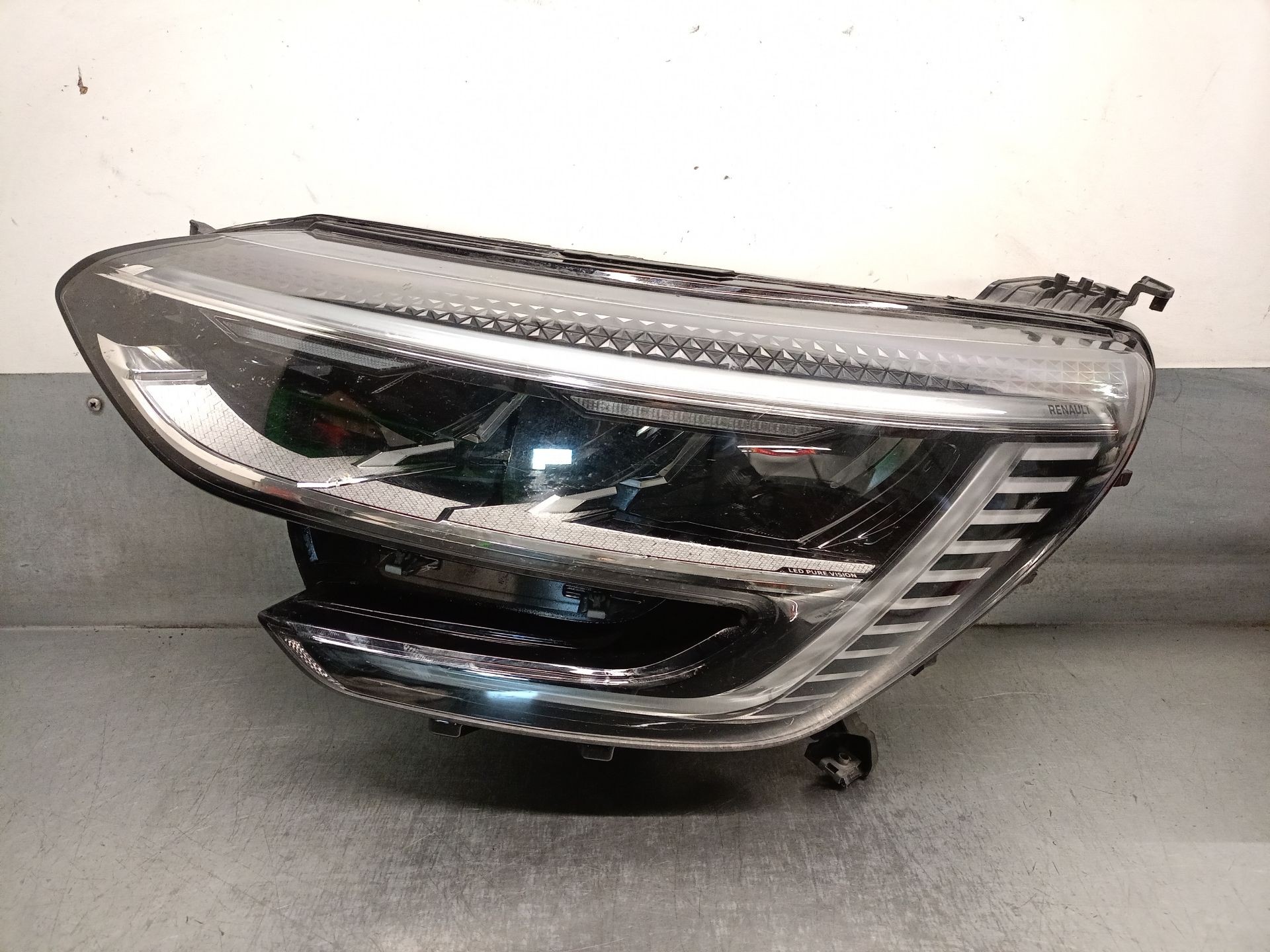 Left headlight RENAULT MEGANE IV Hatchback (B9A/M/N_) 1.3 TCe 140 (B9NB ...