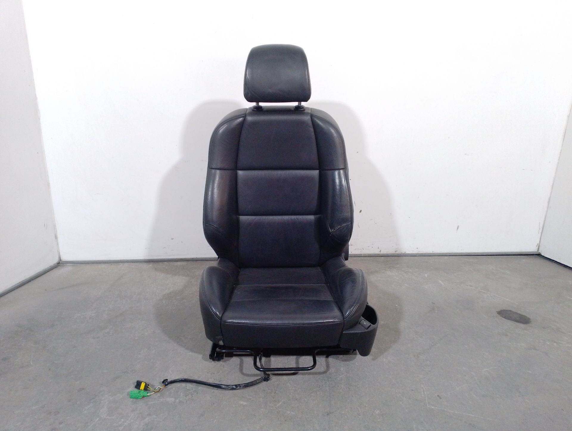 Sedile anteriore sinistro PEUGEOT 307 CC (3B) 2.0 16V 24433383 | B-Parts