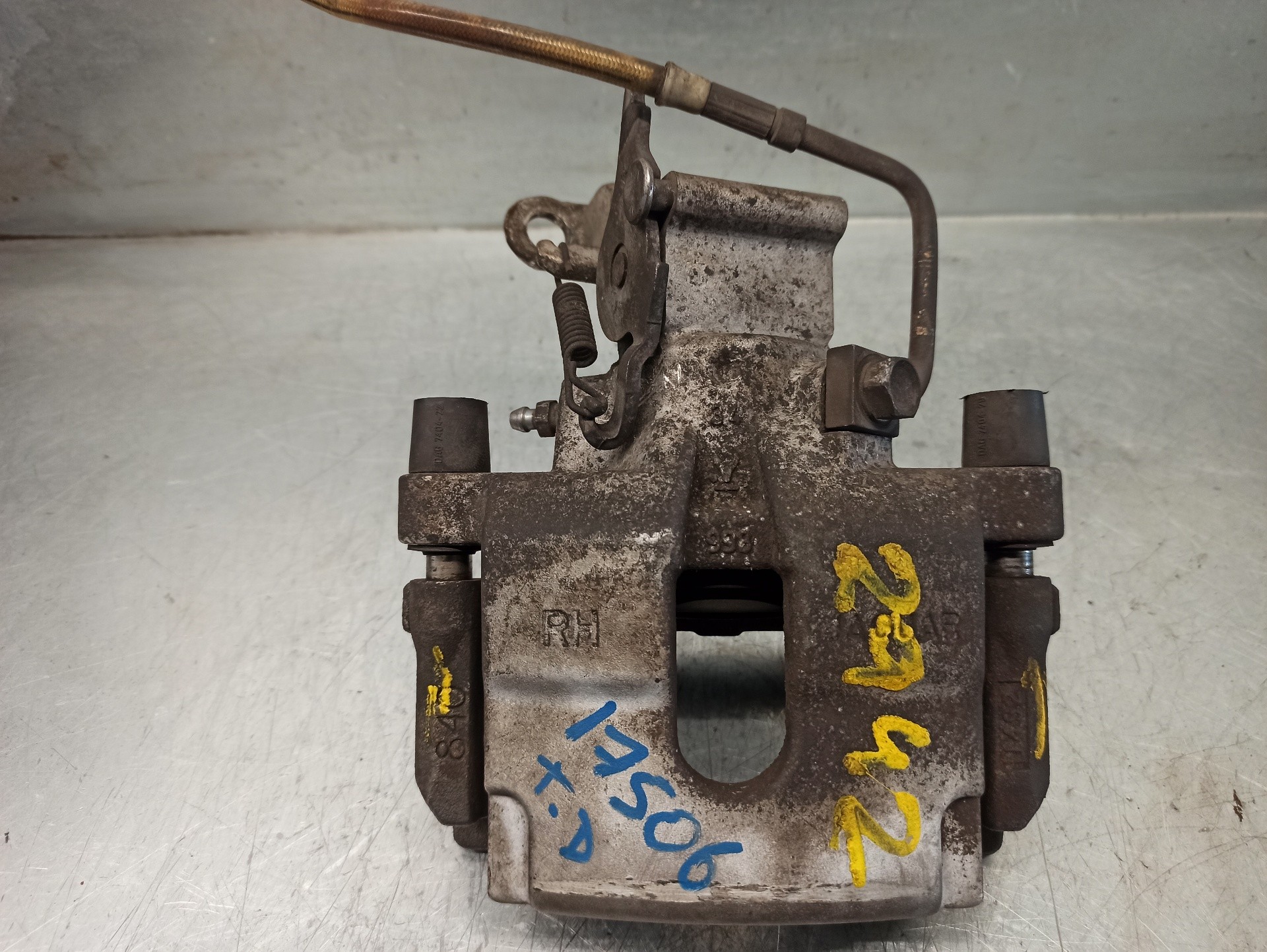 Right rear brake caliper JAGUAR S-TYPE II (X200) 2.7 D 12548667 | B-Parts