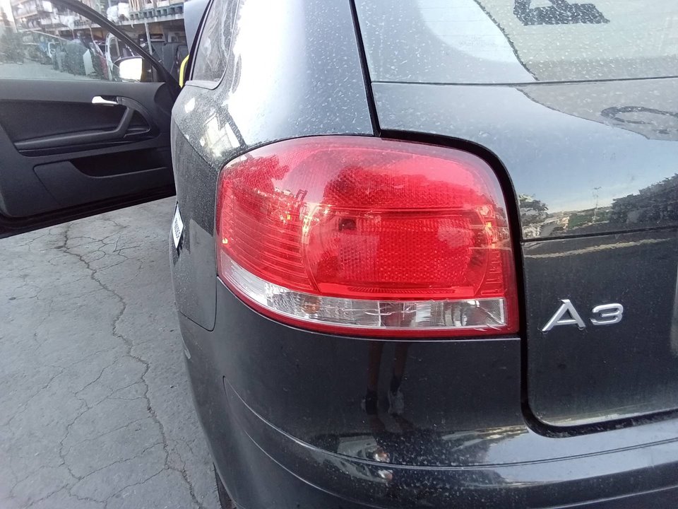 Farolim esquerdo AUDI A3 (8P1) 2.0 FSI 10501842 | B-Parts