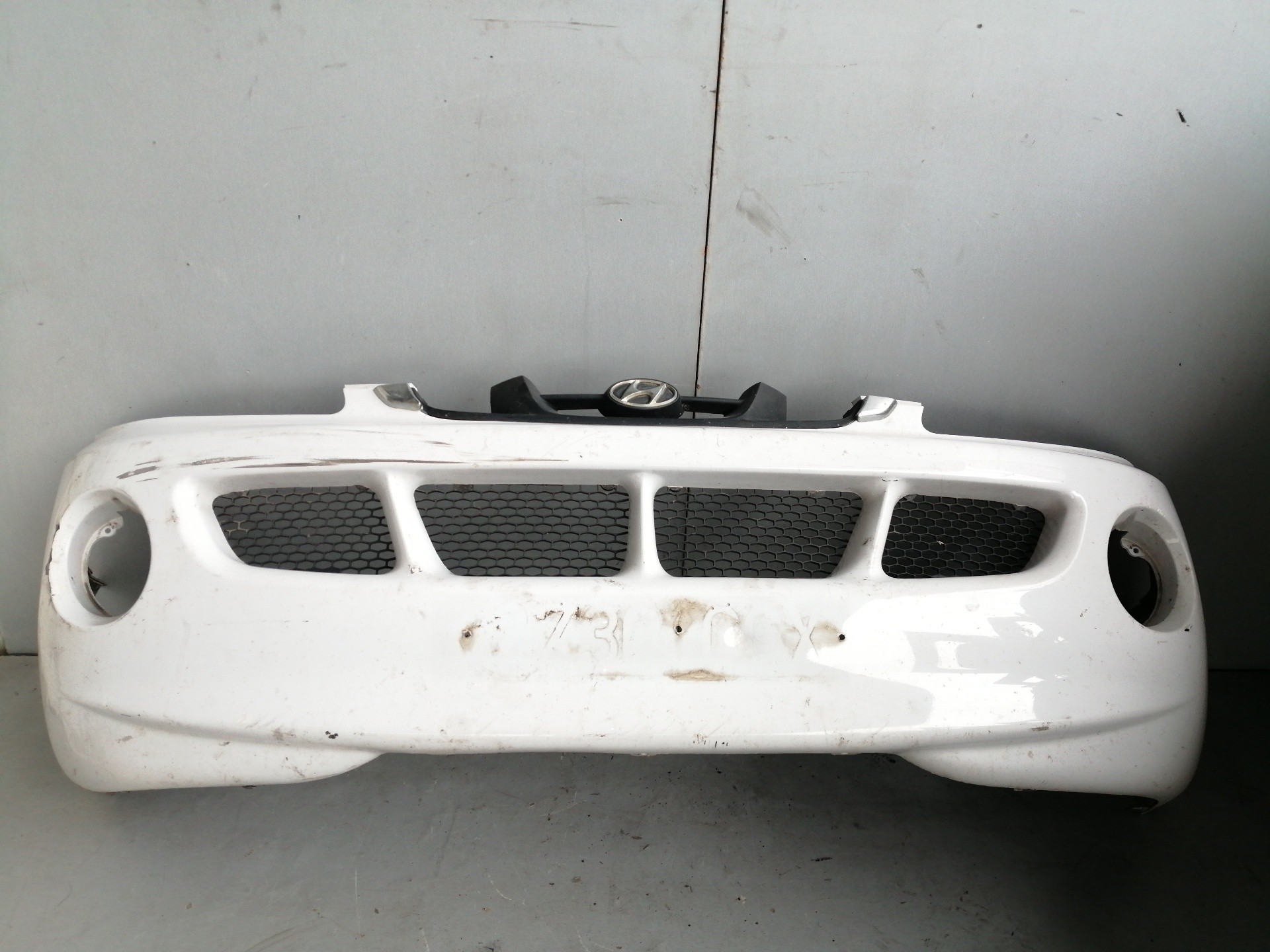 Front bumper HYUNDAI H-1 / STAREX Bus (A1) 2.5 TCi 9413616 | B-Parts
