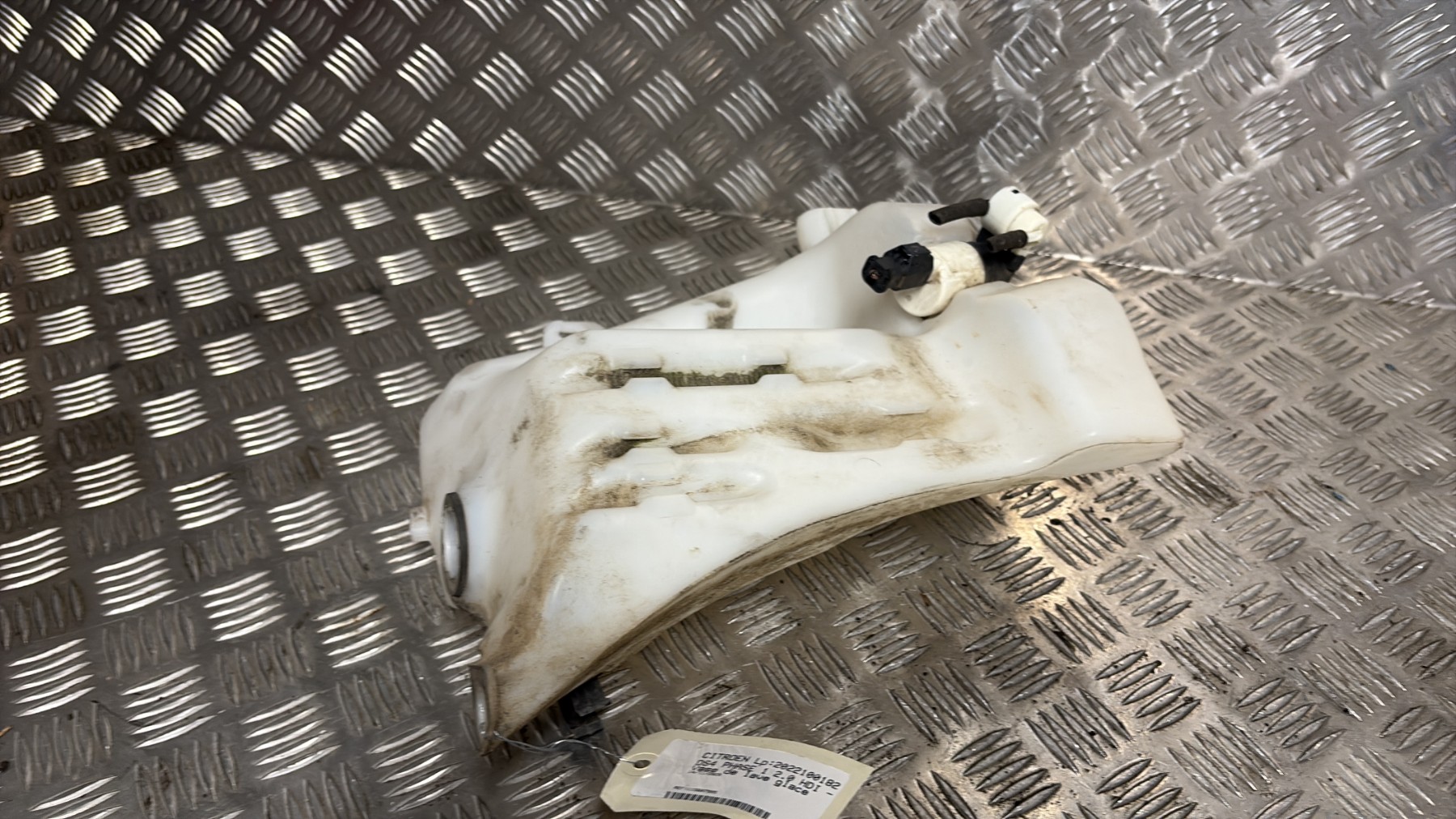 Windscreen washer tank CITROËN DS4 (NX_) 2.0 HDi / BlueHDi 135 30352899 ...