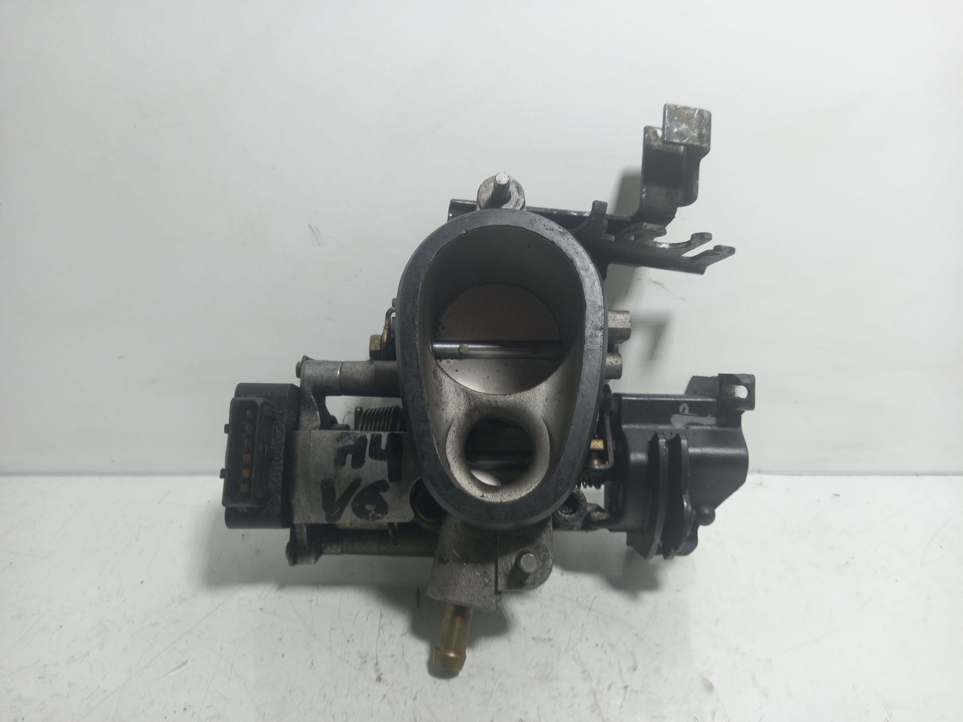 Throttle body AUDI 100 C4 Saloon (4A2) 2.5 TDI 24478900 | B-Parts