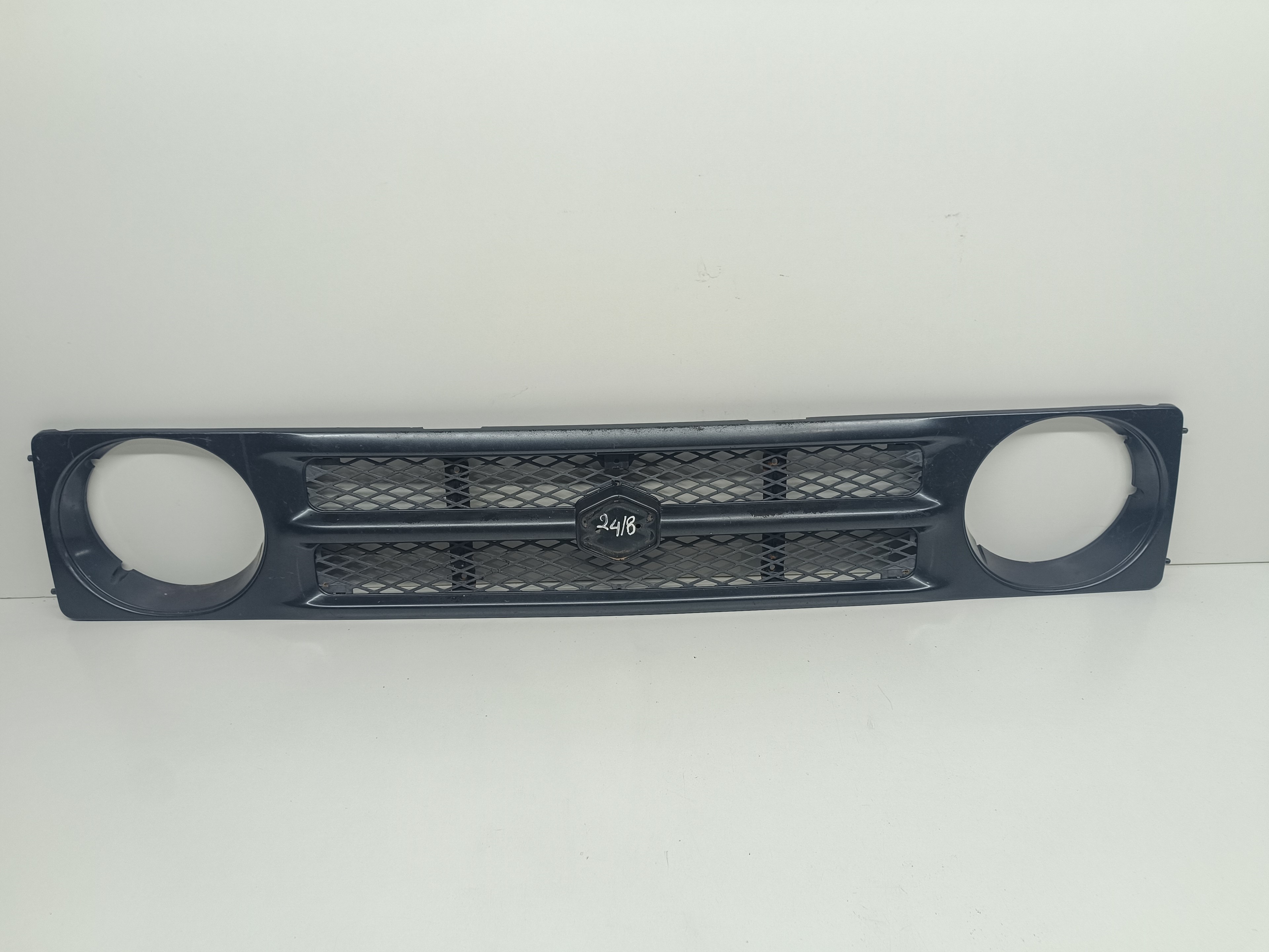 Front grille SUZUKI SAMURAI Closed Off-Road Vehicle (SJ_) 1.3 All-wheel ...