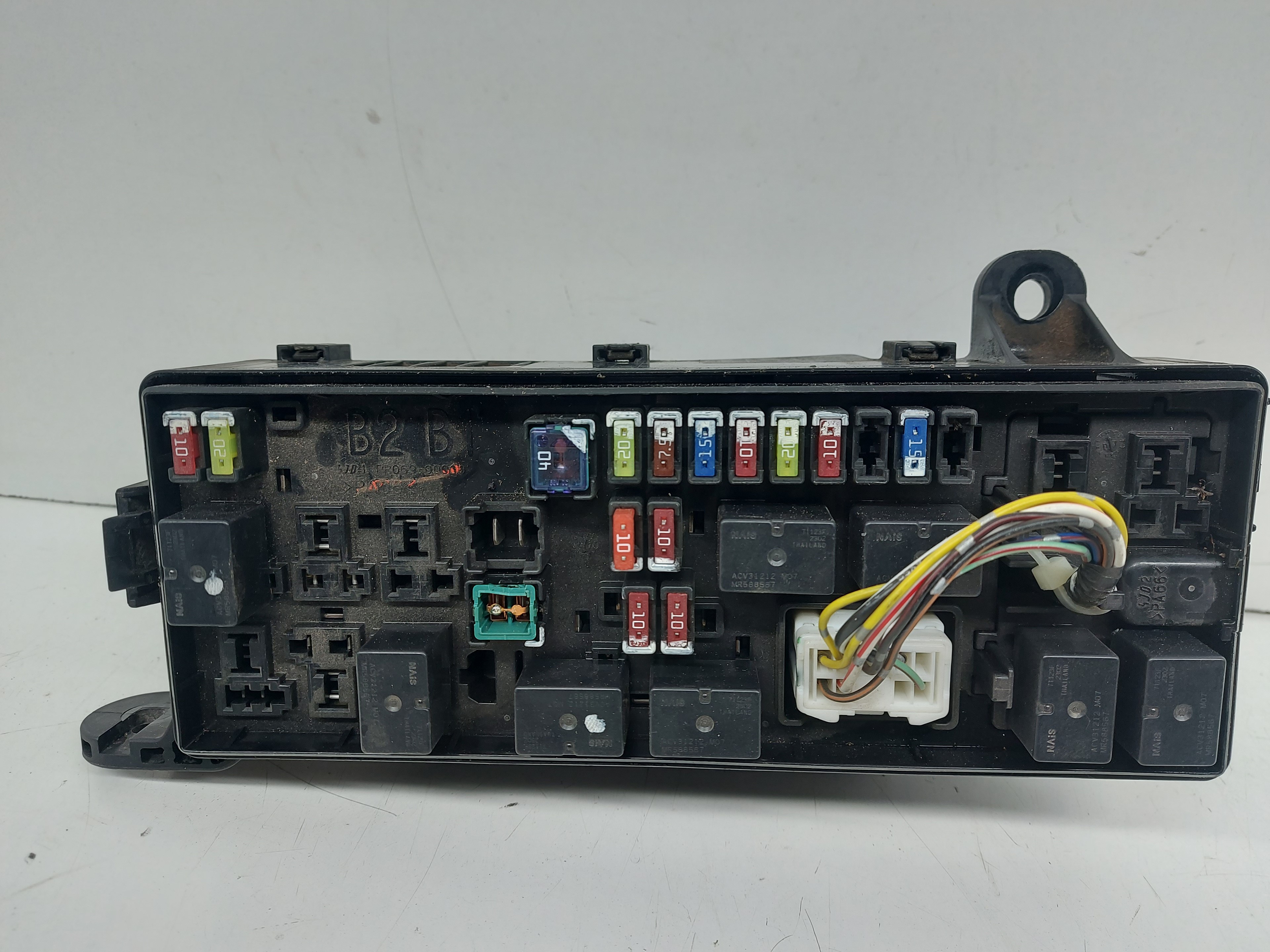 Fuse box MITSUBISHI L200 / TRITON (KA_T, KB_T) 2.5 DI-D (KA4T) 24432183 ...