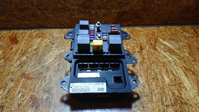 Fuse box KIA CERATO I Hatchback (LD) 2.0 5561281 | B-Parts