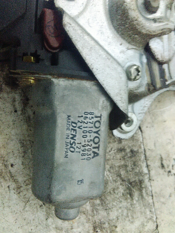 Elevador vidro frente direito TOYOTA YARIS (_P1_) 85710-52030 | B-Parts