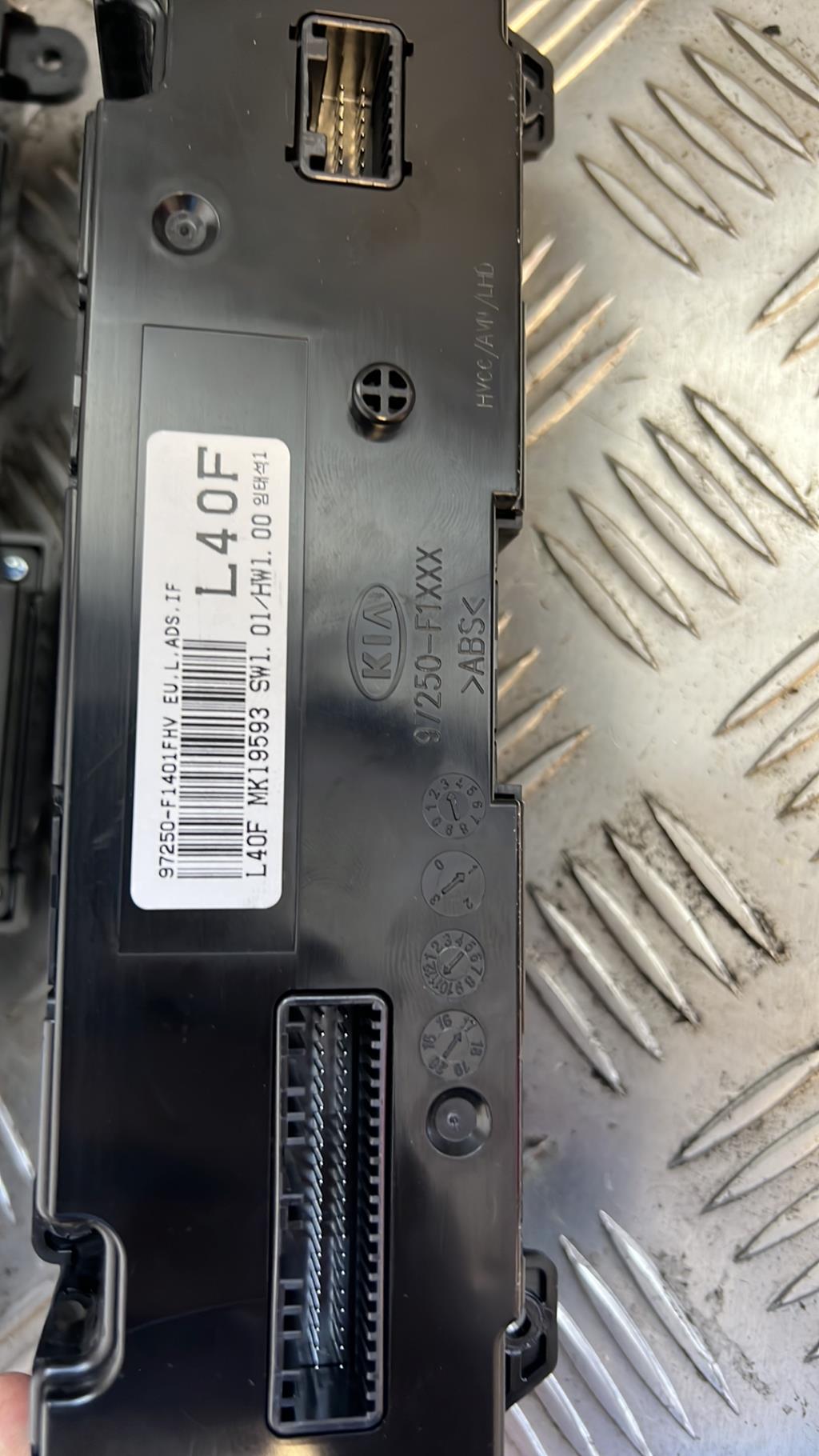 Climate control KIA SPORTAGE IV (QL, QLE) 1.7 CRDi 21354425 | B-Parts