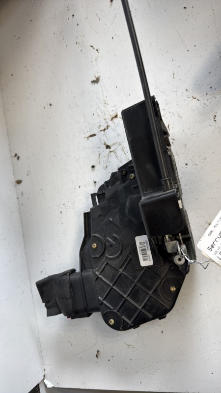 Vergrendeling links voor VOLVO V50 (545) 1.6 D 21353148 | B-Parts