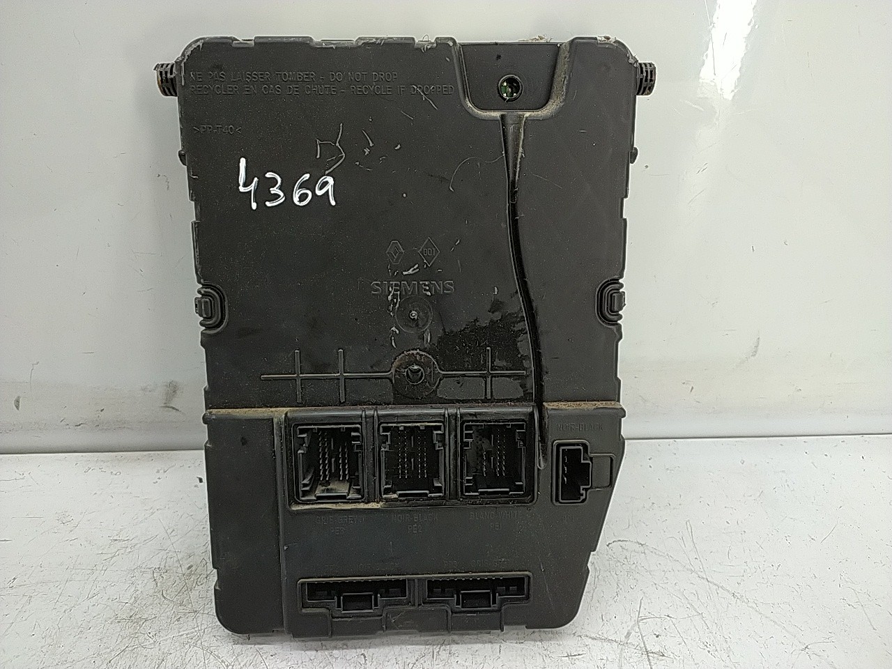 Fuse box RENAULT SCÉNIC II (JM0/1_) 1.5 dCi (JM1E, JM16) 24456202 | B-Parts