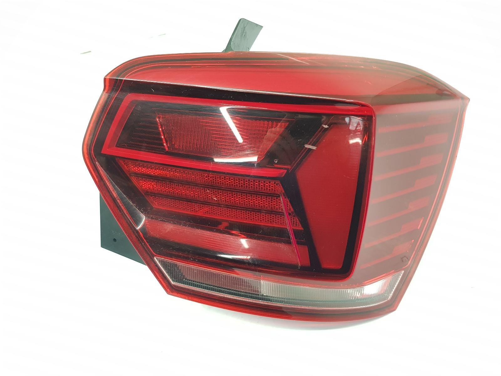 Feu arrière droit VW POLO VI (AW1, BZ1, AE1) 29756056 | B-Parts