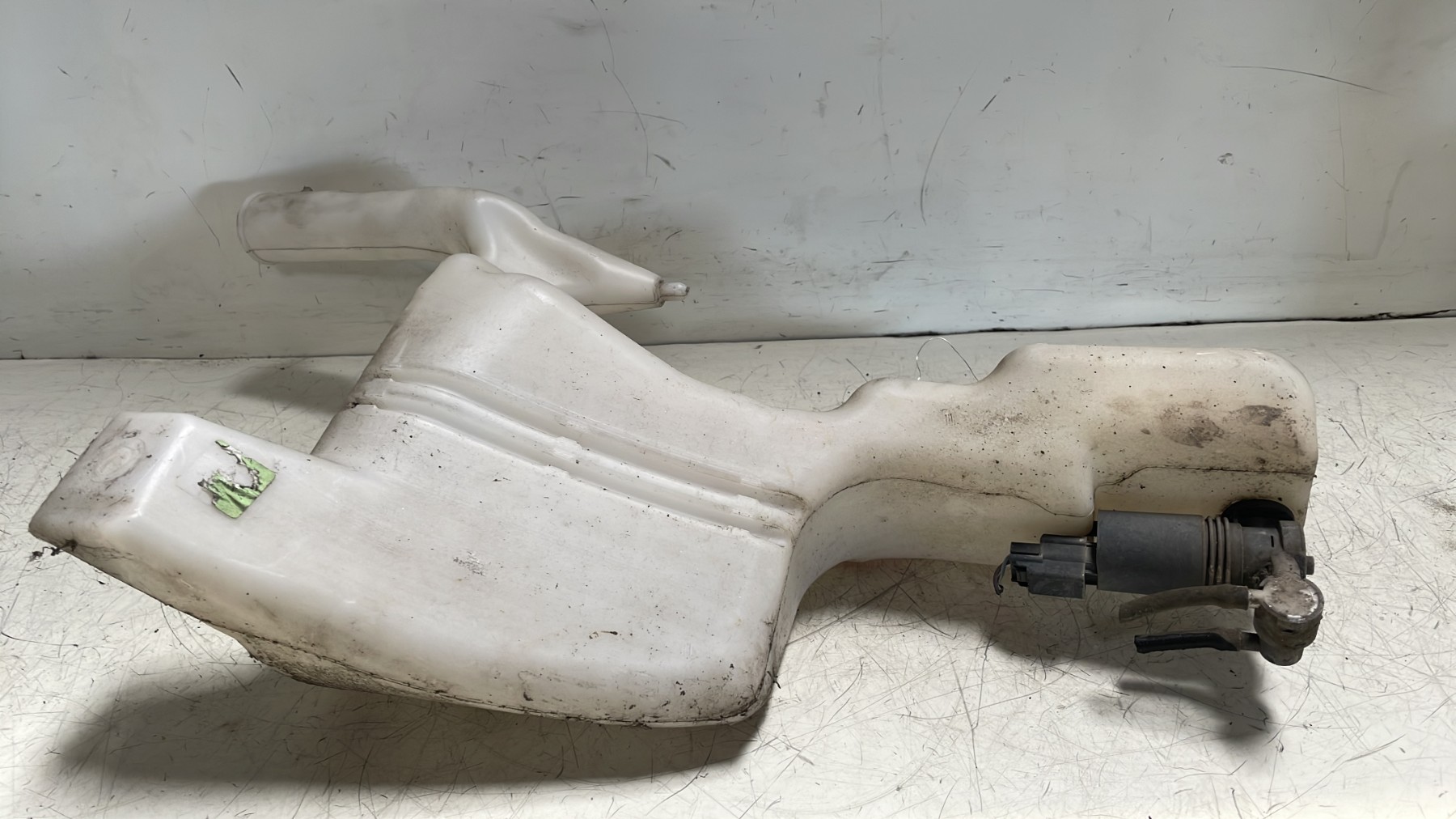 Windscreen washer tank FORD FIESTA VI (CB1, CCN) 1.4 TDCi 24526346 | B ...