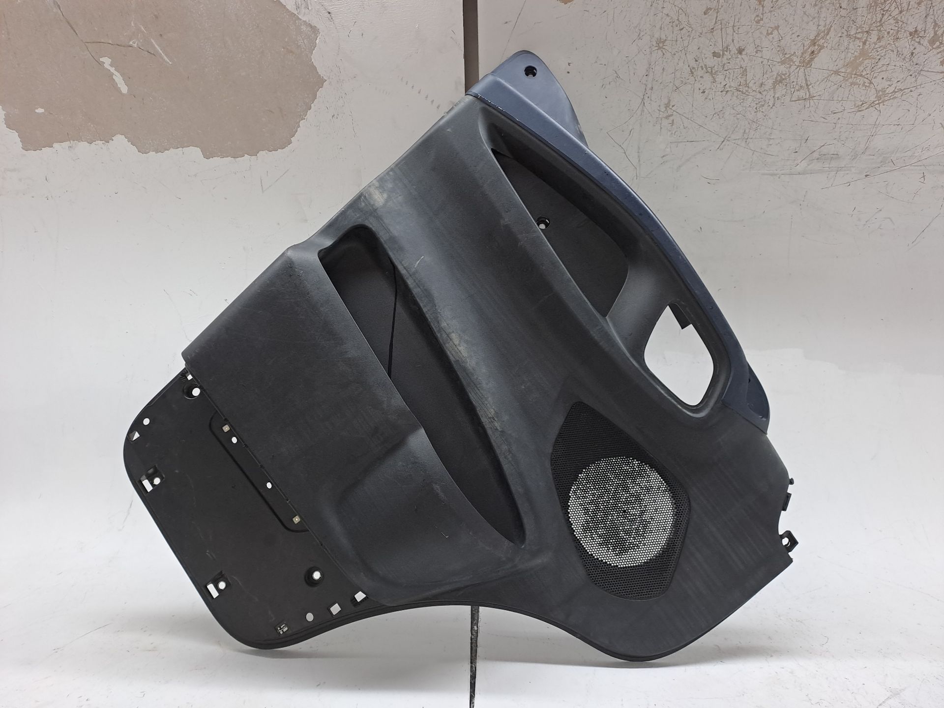 Left front door panel IVECO DAILY VI Van 33S16, 35S16, 35C16, 40C16 ...