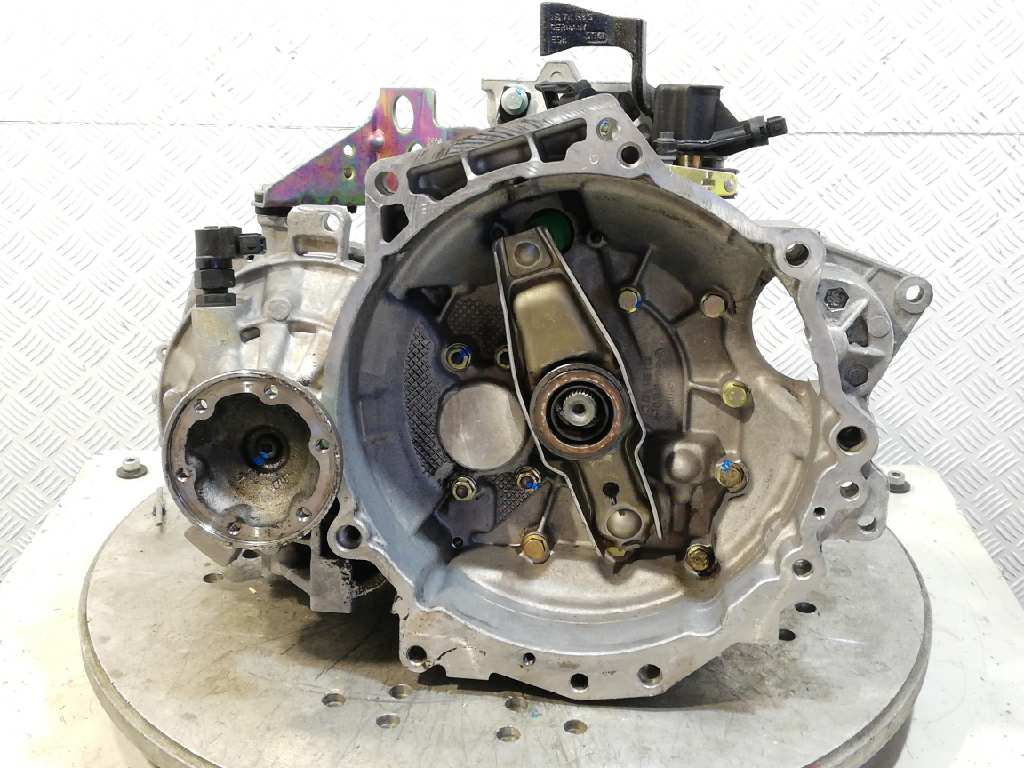 Gearbox VW GOLF IV (1J1) 1.4 16V 24129938 | B-Parts