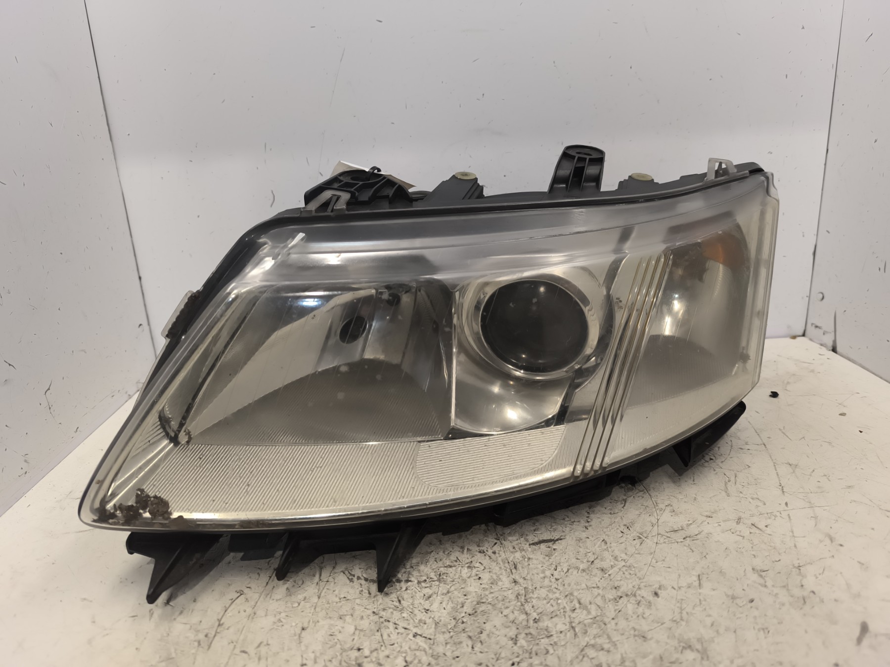 Left headlight SAAB 9-3 (YS3F, E79, D79, D75) 2.2 TiD 24148852 | B-Parts