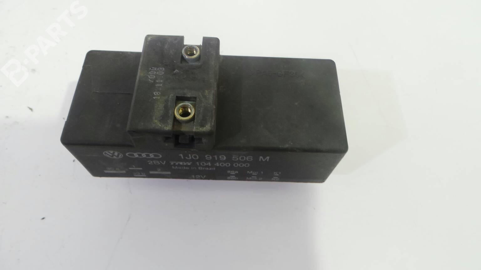 Fuse box SEAT IBIZA III (6L1) 1782458 | B-Parts