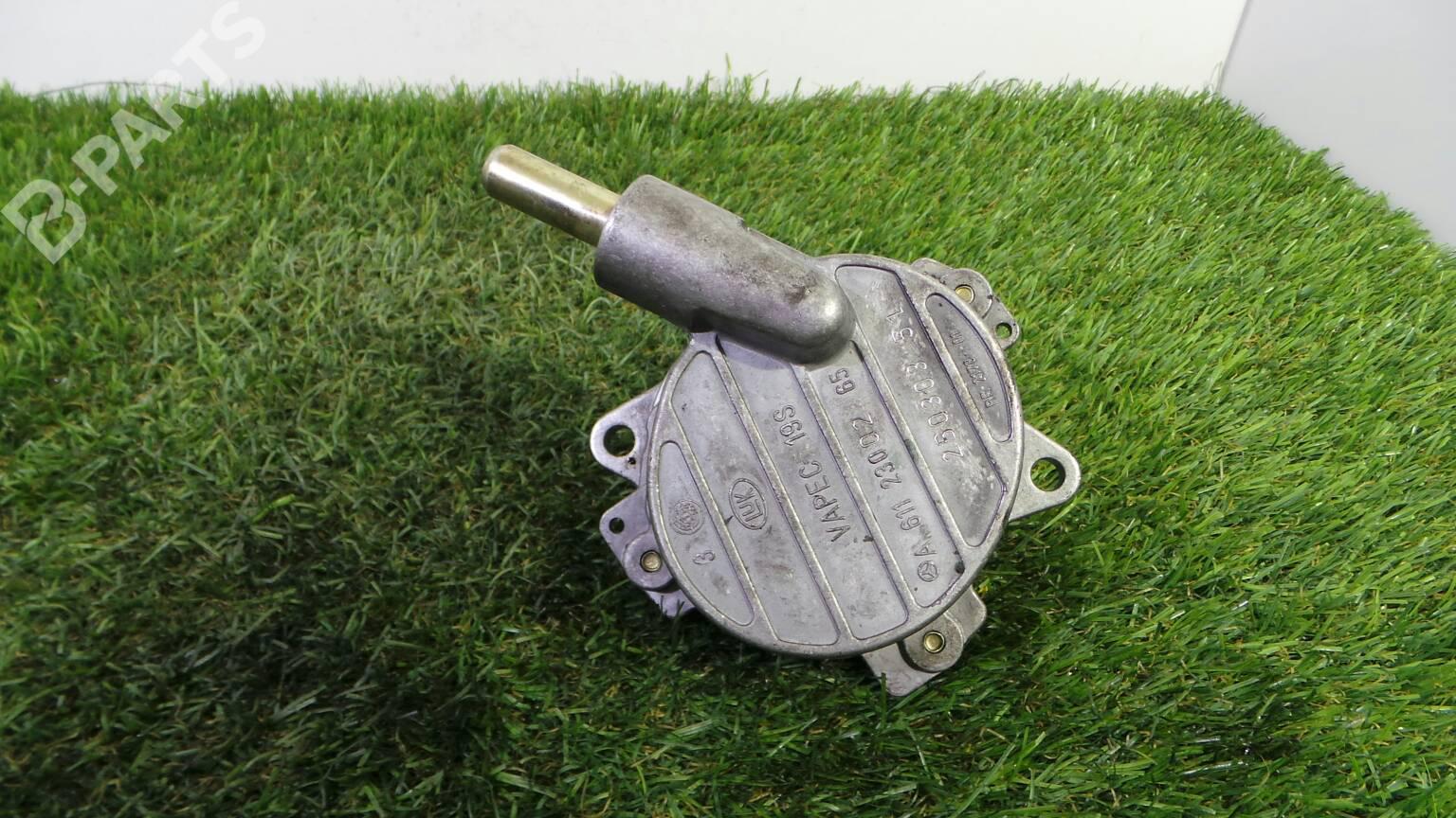 Common rail MERCEDES-BENZ SPRINTER 2-t Van (901, 902) 213 CDI ...