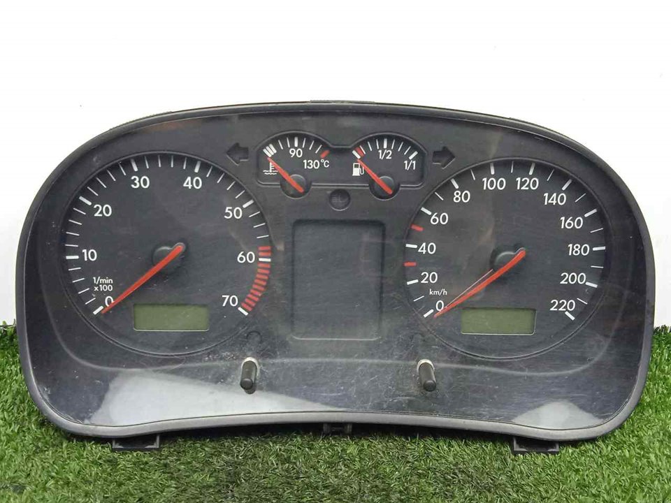 Instrument cluster VW GOLF IV (1J1) 1.4 16V 10040950 | B-Parts