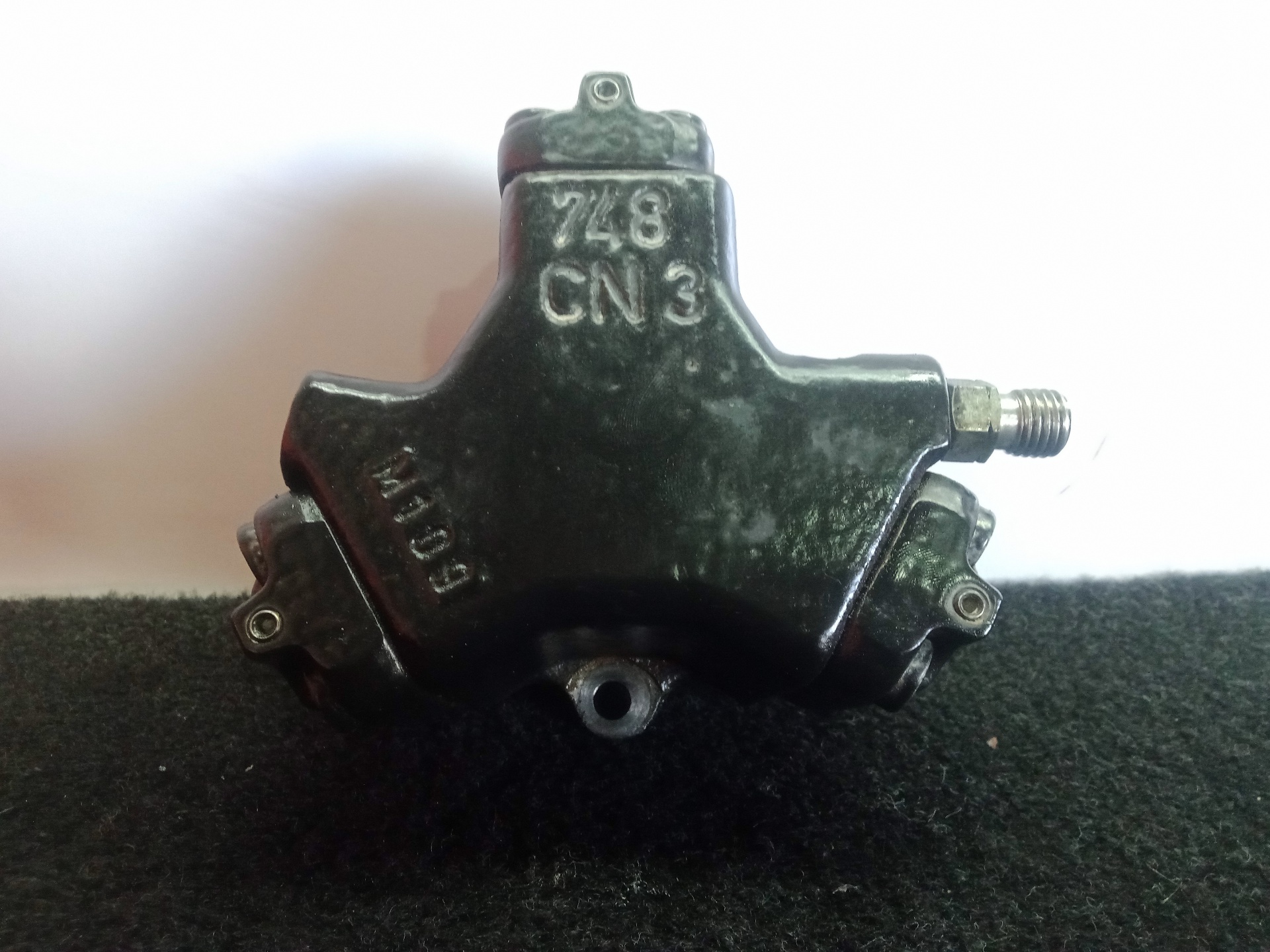 Injection pump MERCEDES-BENZ E-CLASS (W210) E 270 CDI (210.016) 9175183 ...