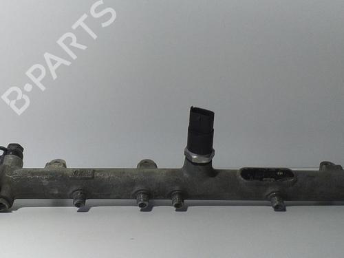 Injection rail KIA CARENS I (FC) 1.8 i 7863659 | B-Parts